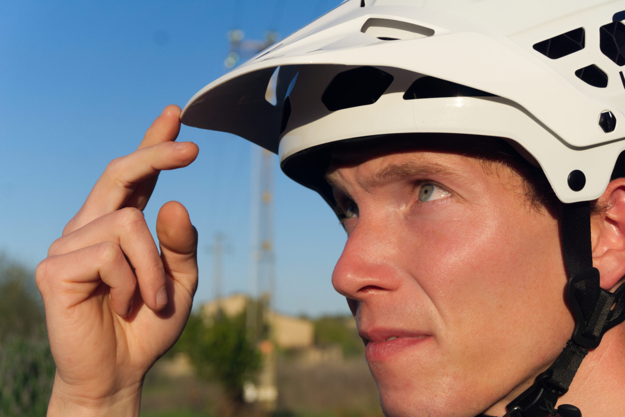 Mountainbike-Helm richtig einstellen und anpassen - Step by Step